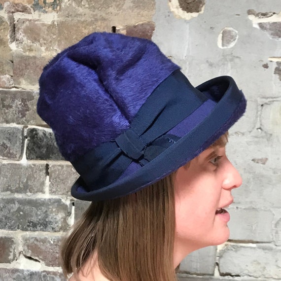 Early 1960s vintage top hat fur felt FREE SHIPPING - Gem