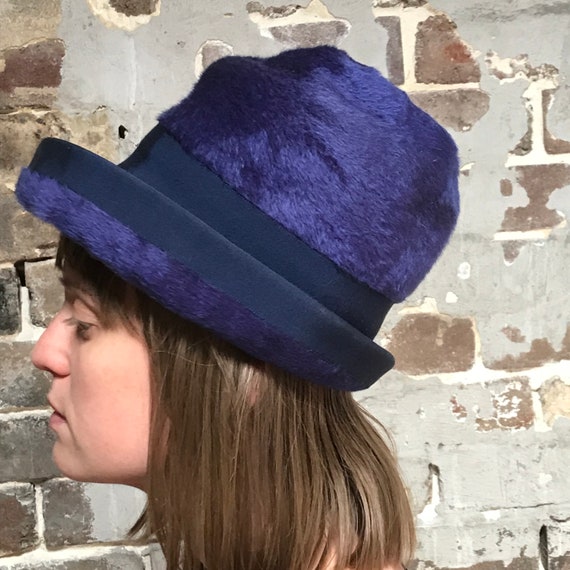 Early 1960s vintage top hat fur felt FREE SHIPPING - Gem