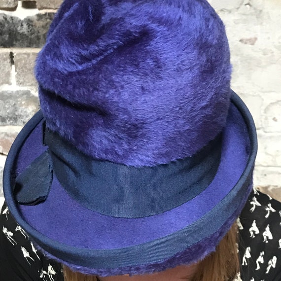 Early 1960s vintage top hat fur felt FREE SHIPPING - Gem