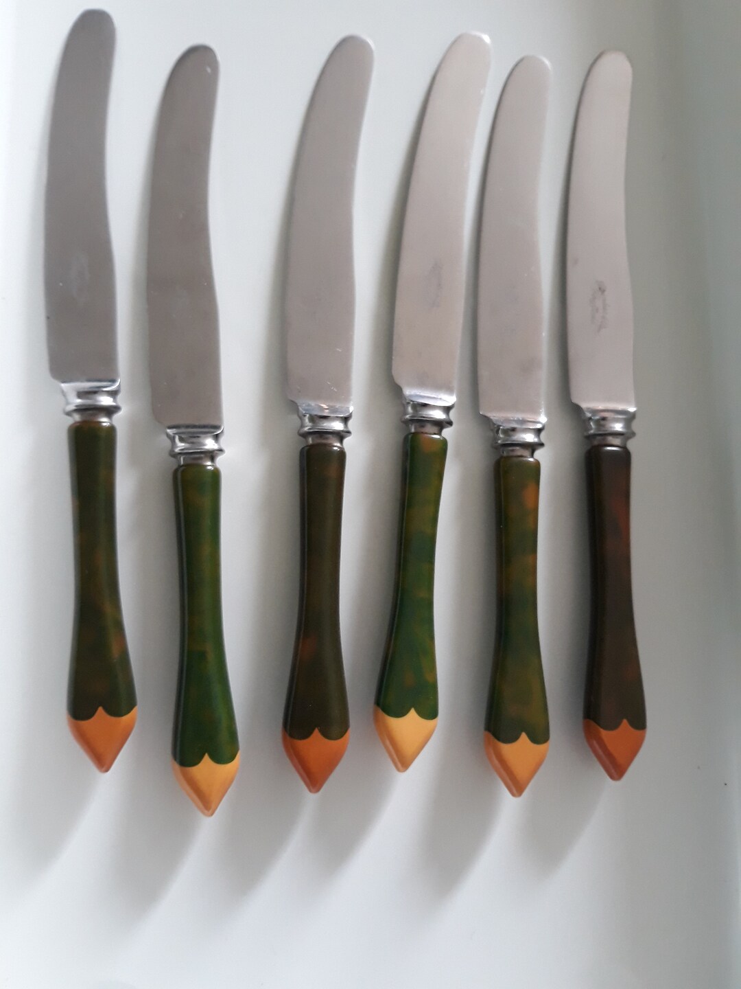 Vintage Art Deco Bakelite Butter Knives Set - Green & Butterscotch ...