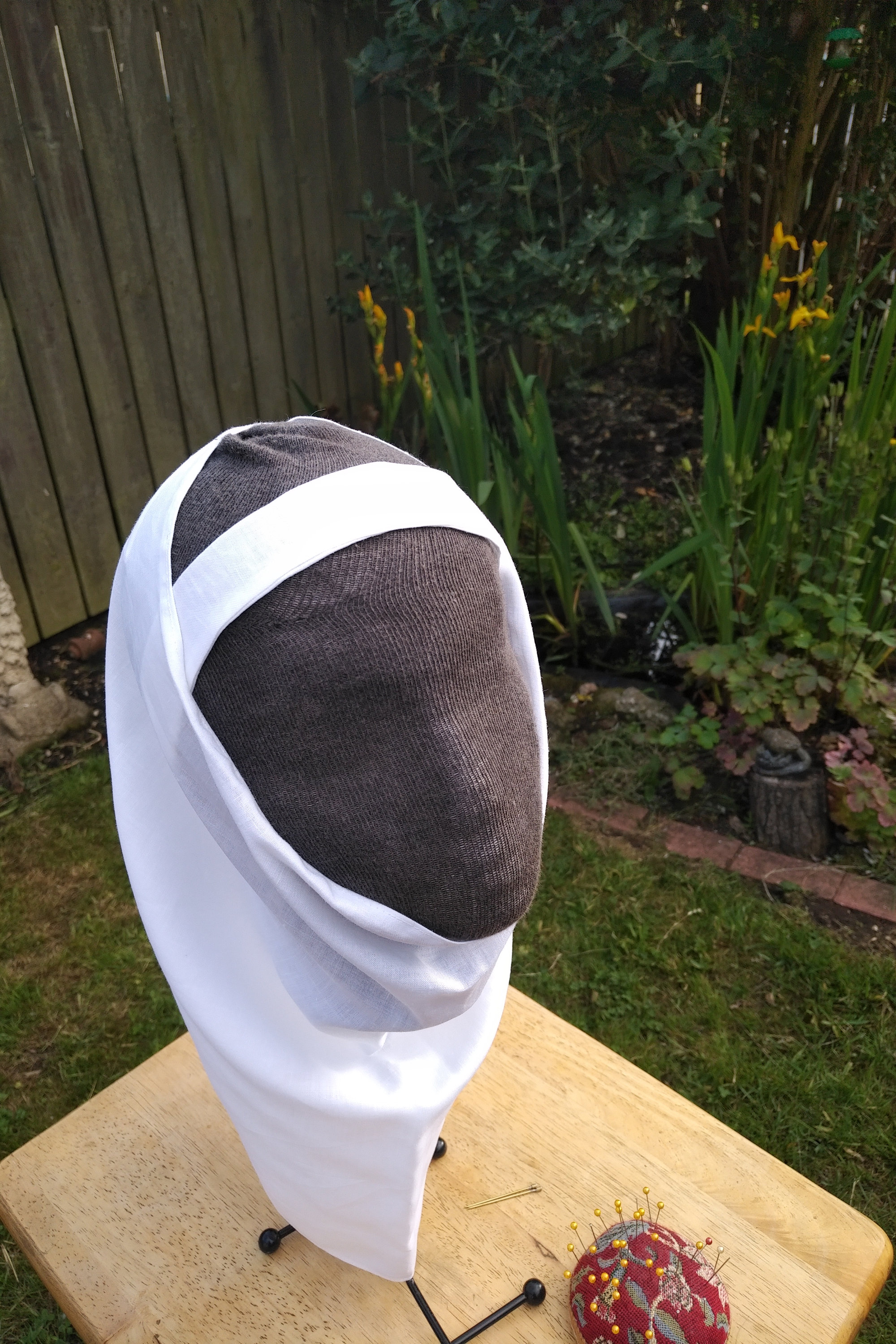 Wimple veil and pins ladies Medieval headdress set in linen | Etsy