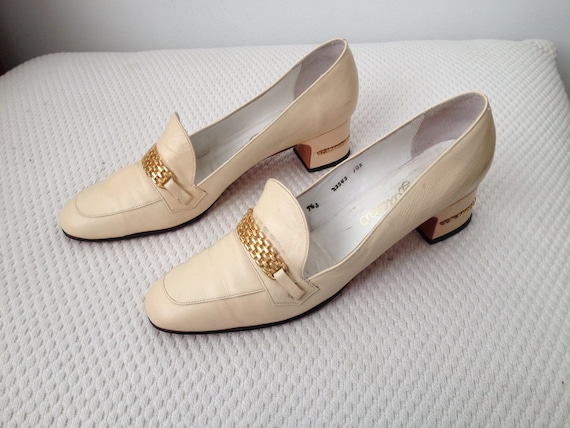 1970's cream loafer look pumps - Gem