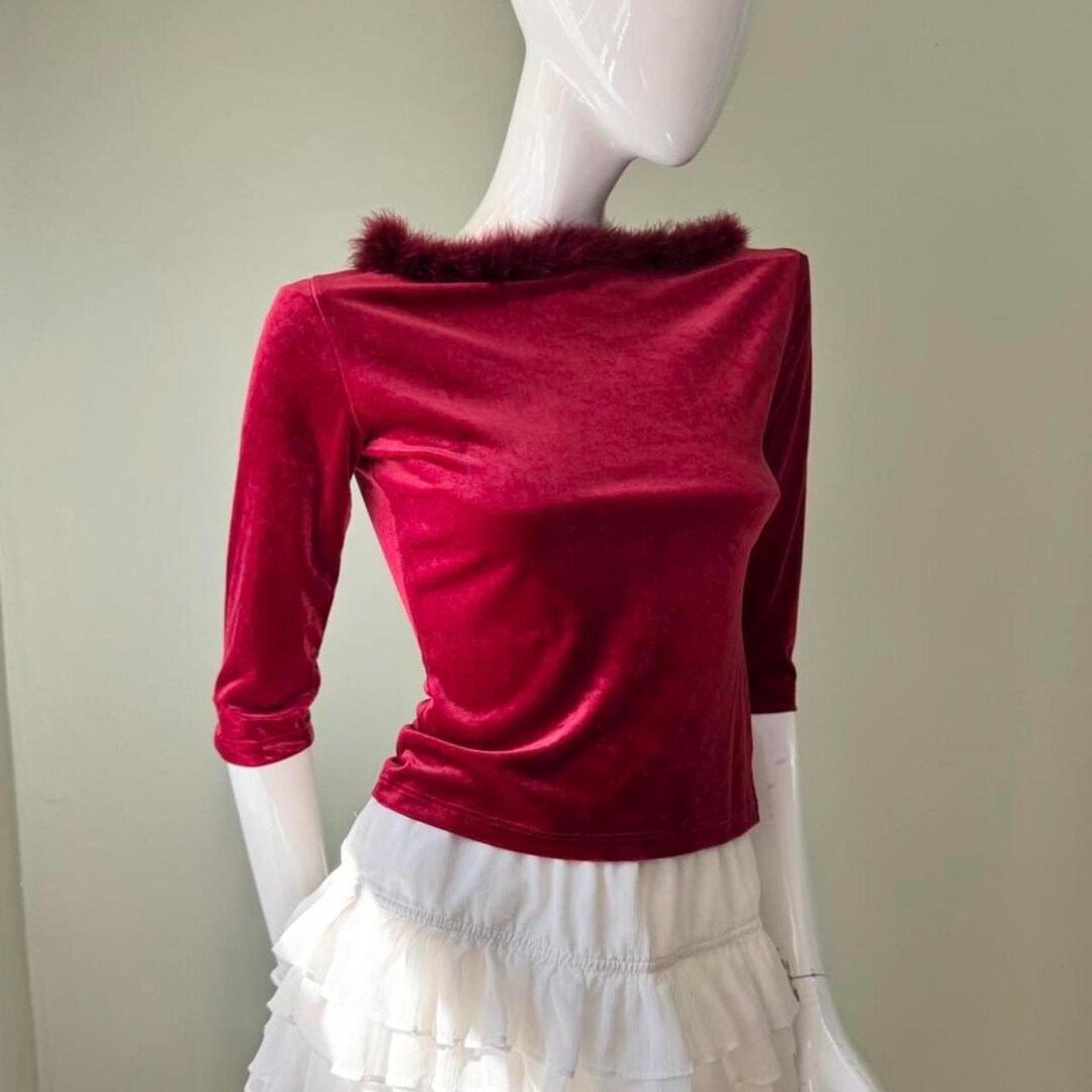 Vintage Late 90s / Early 2000s ASSA Red Velvet Feather Trim Top – Size ...