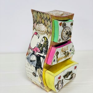 Jewelry Box Alice in Wonderland, Decor of Mini Chests of Drawers to ...