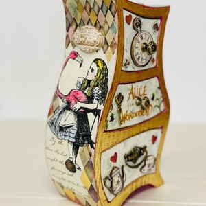 Jewelry Box Alice in Wonderland, Decor of Mini Chests of Drawers to ...