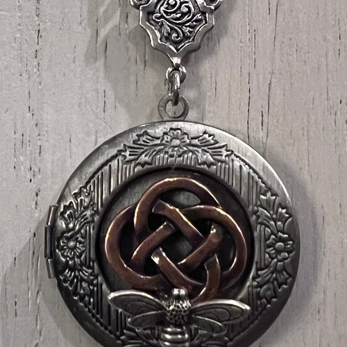 Irish Celtic Knot Vintage Style Locket Brass Celtic Locket - Etsy Canada
