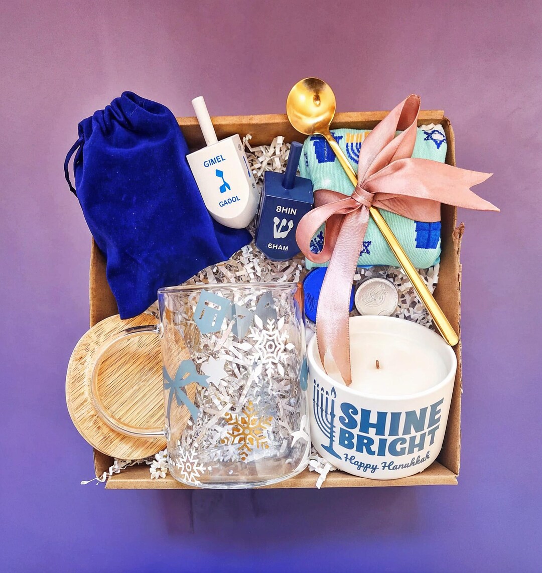 Hunnukka Gift Box With Candle, Hunnukka-themed Socks, Velvet Bag With ...