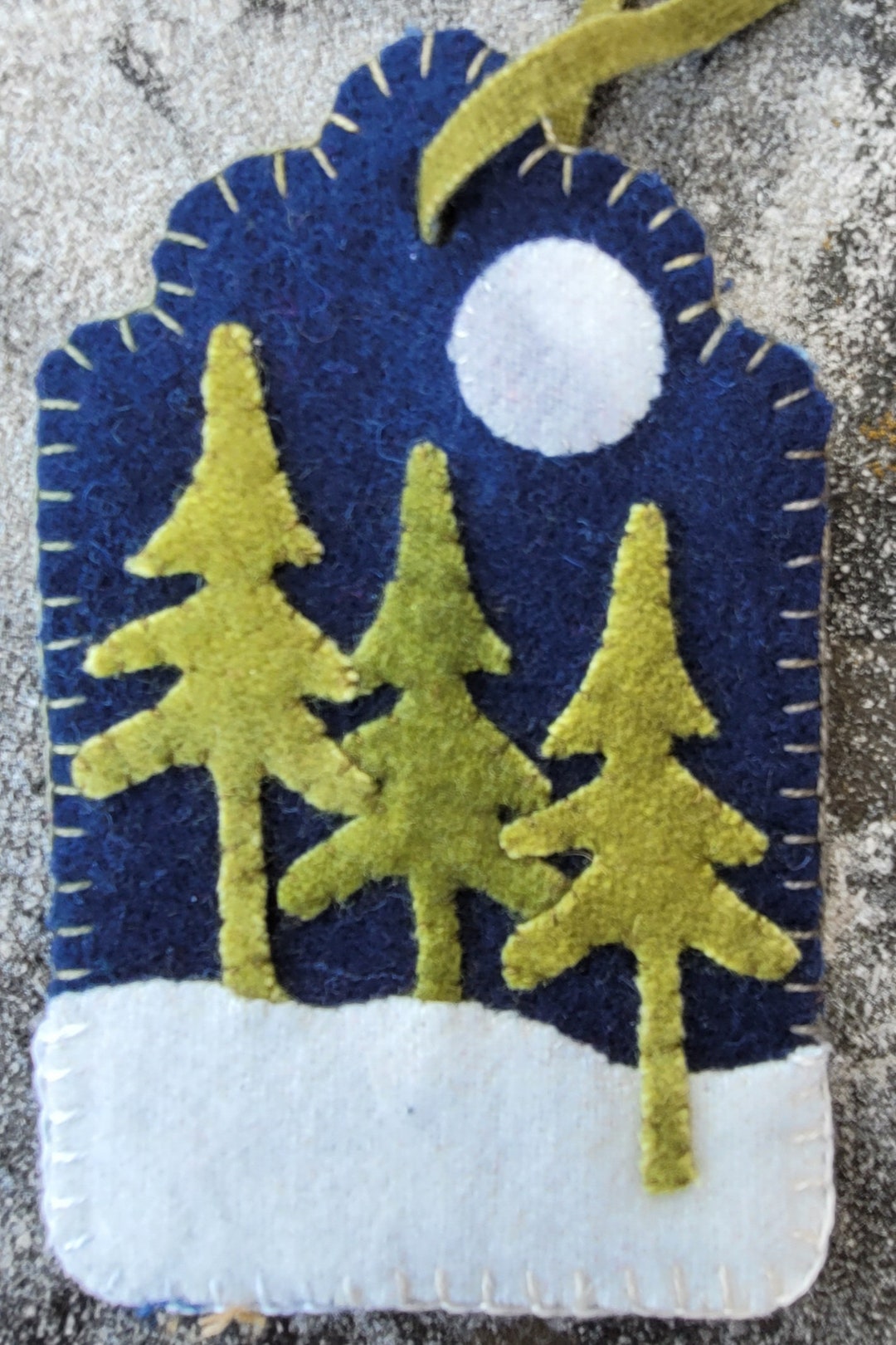 Cedar Trees Wool Tag Kit -- Wool Appliqué -- Hand-dyed Wool Gift Tag - Etsy