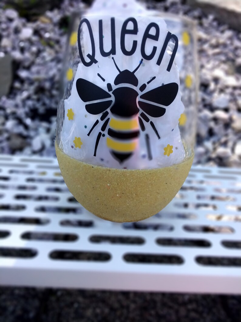 Queen Bee Wine Glass, Bee Lover Wine Glass, Bee Lover Gift, Beekeeper ...