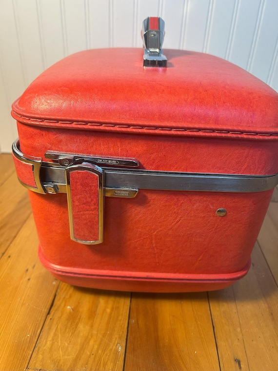 RARE American Tourister Train case with side latches,… - Gem