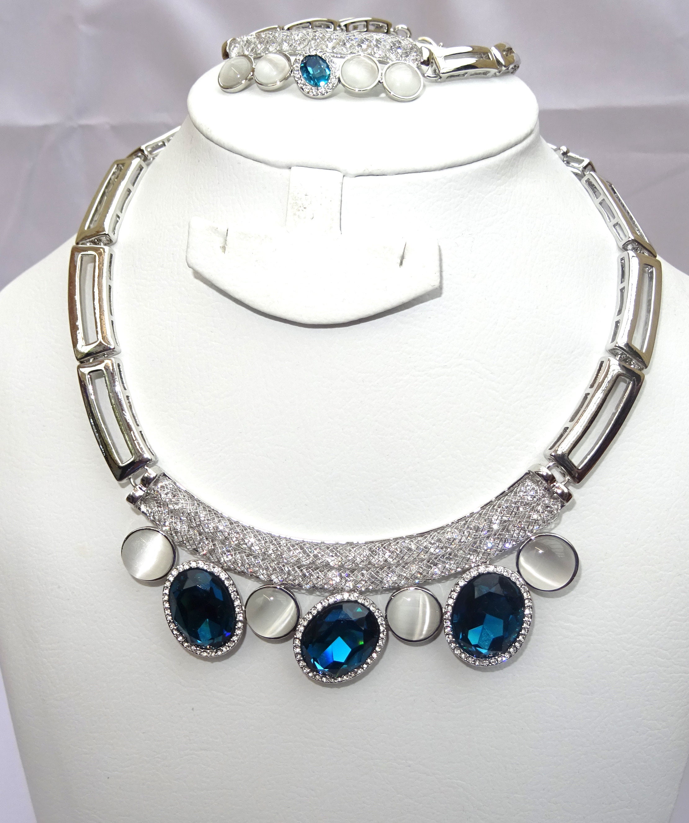 Entorno azul esmeralda con conjunto de joyas de collar de - Etsy España
