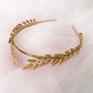 Mini Tiara Gold, Bridal Tiara, Wedding Headpiece Leaves, Simple Laurel ...
