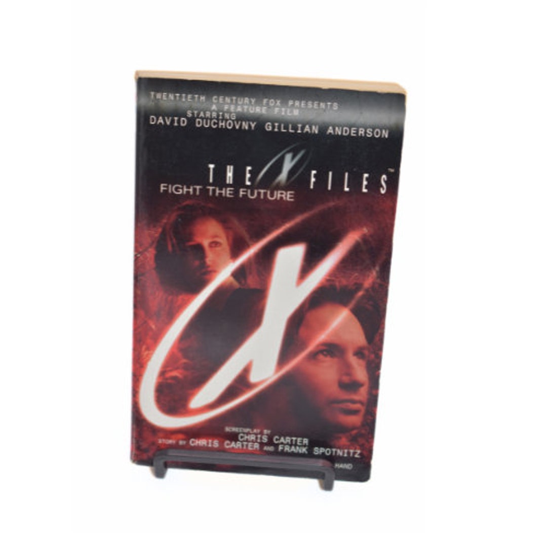 The X-files: Fight the Future by Chris Carter & Elizabeth Hand, 90s Paperback Movie Novelization ...