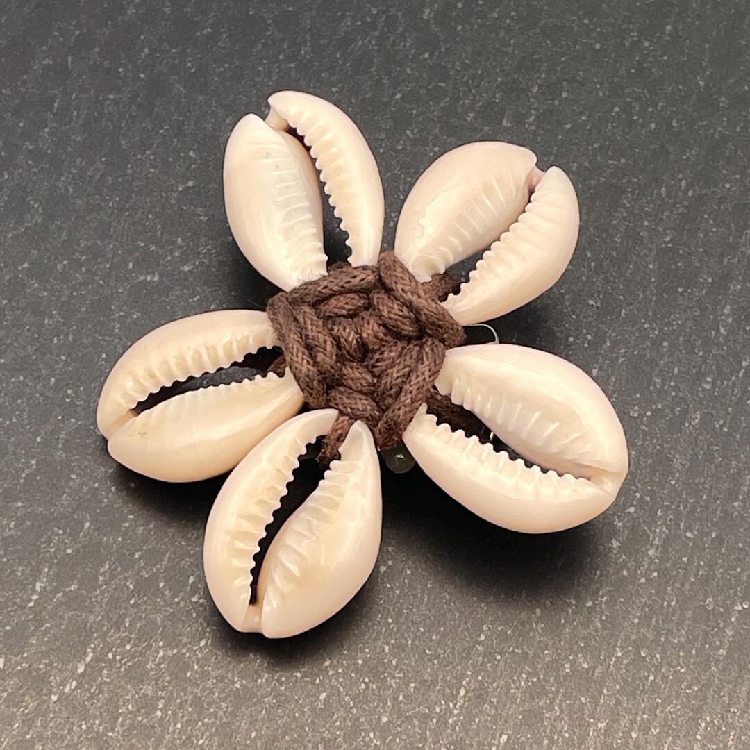 Vintage Cowrie Shell Flower Brooch - Etsy