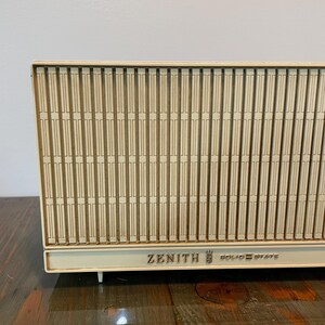 Vintage Working Zenith Solid State AM Radio - Etsy
