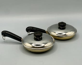 Federal Housewares Gold Top Salt & Pepper Shaker Set - Etsy