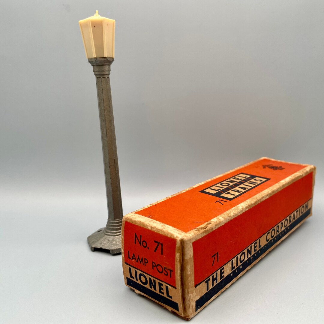 Vintage Post War Lionel 71 Street Lamp in Box - Etsy