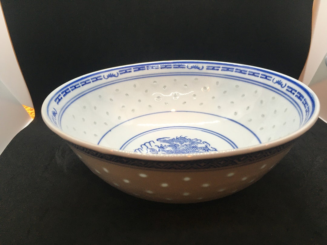 Chinese Porcelain Blue and White Rice Grain Eye Dragon Pattern Serving ...