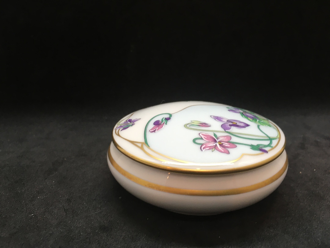 Limoges Castel France Porcelain Lidded Circular Jewelry or Trinket Box ...