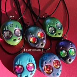 Retro Alien Pendant Necklace-hand Sculpted Kawaii Alien Face Charm ...