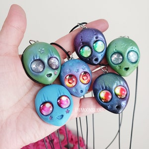 Retro Alien Pendant Necklace-hand Sculpted Kawaii Alien Face Charm ...