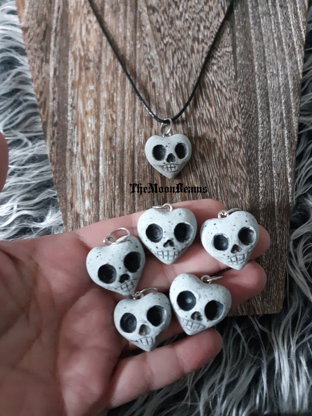 Skull Heart Charm Pendant Necklace Skull Pendant Creepy Oddities ...
