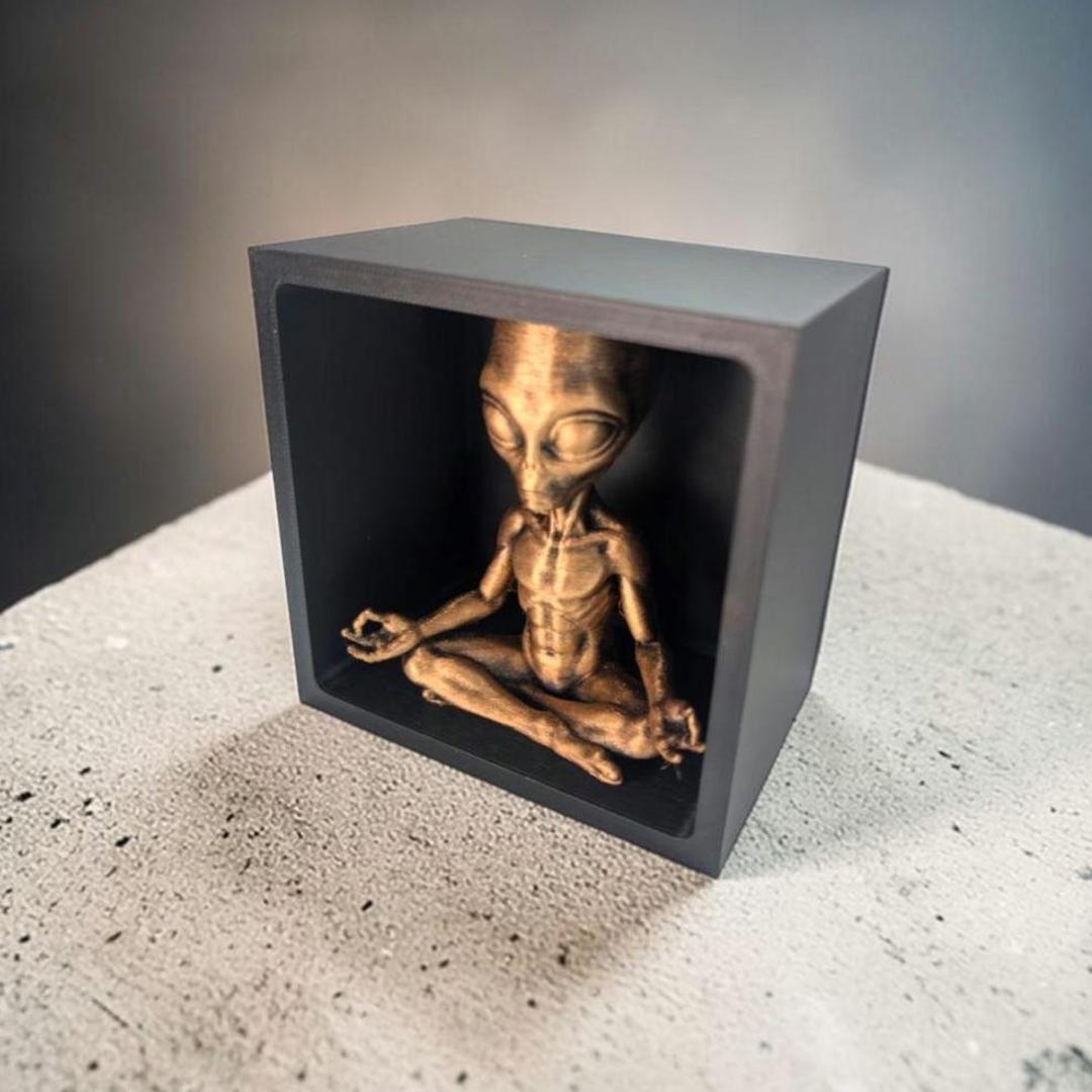 Alien Yogi Book Nook Bookend | Green Meditation Statue | Bookish Decor ...