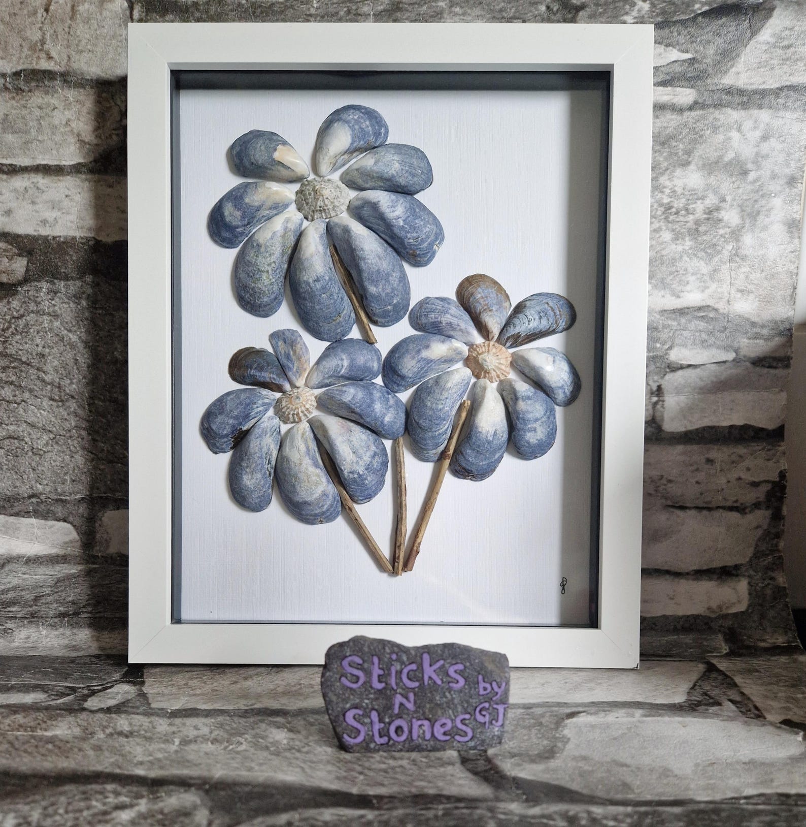 Pebble Art Mussel & Beach Shell 'flowers' - 8x10 Black or White Box ...