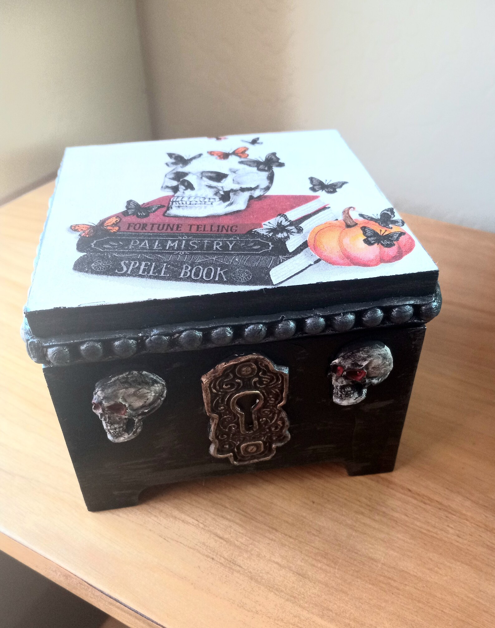 Upcycled Sorcerer's Spell Box: Goth Skull Treasure Chest - Etsy