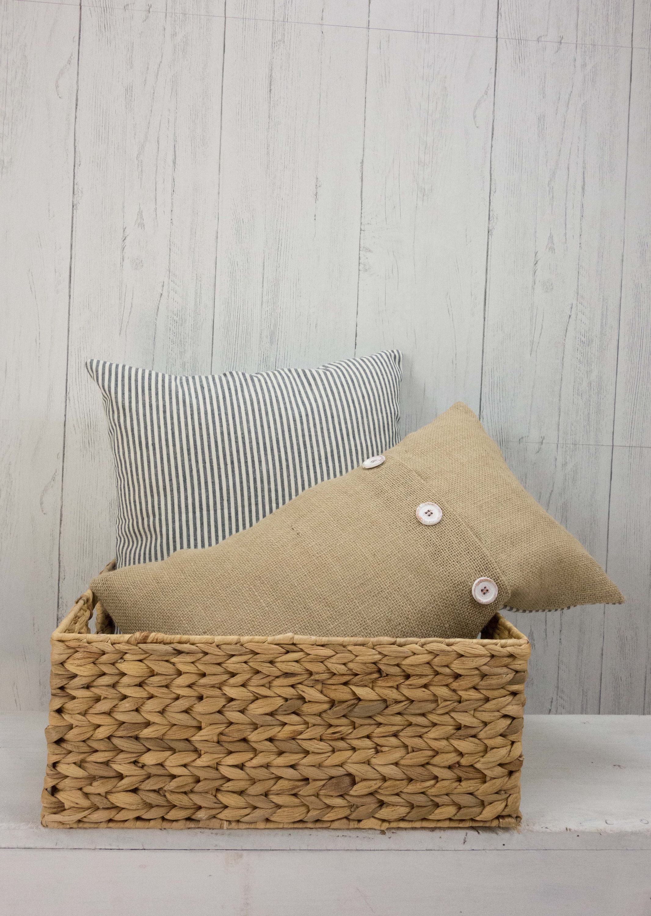 Burlap Throw Pillow With Buttons. Perfect for Farmhouse Decor - Etsy
