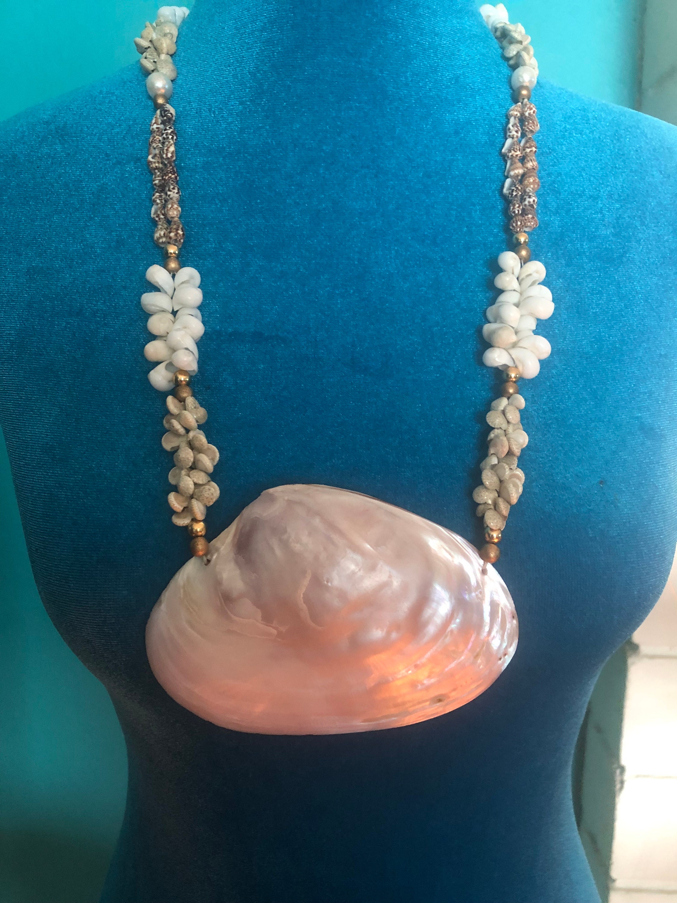 Large Pale Pink Polished Clam Shell Pendant Necklace Hand Beaded With ...