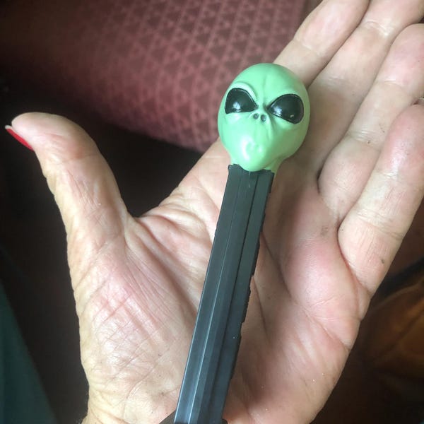 Alien Pez Dispenser - Etsy