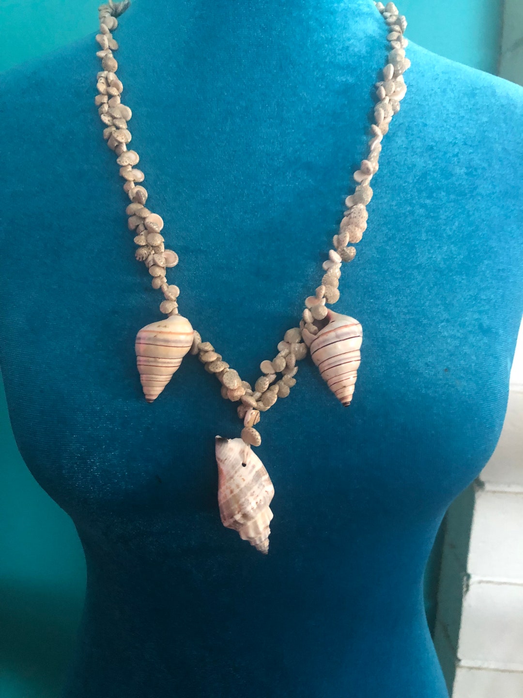 Hand Beaded Three Shell Pendant Necklace - Etsy