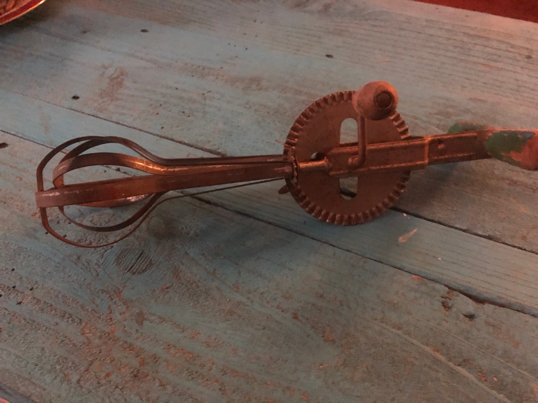 Antique 1940s/50s High Speed Super Center Beater. Vintage Egg Beater ...