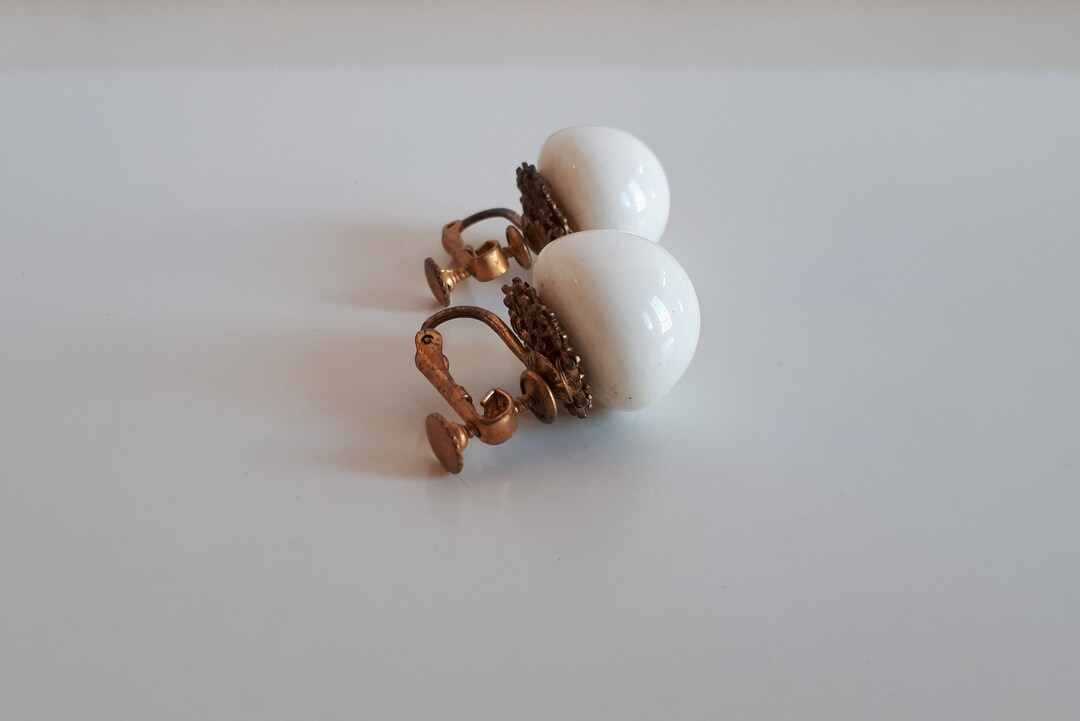 Vintage MIRIAM HASKELL Signed High Domed White Milk Glass Button Screw ...