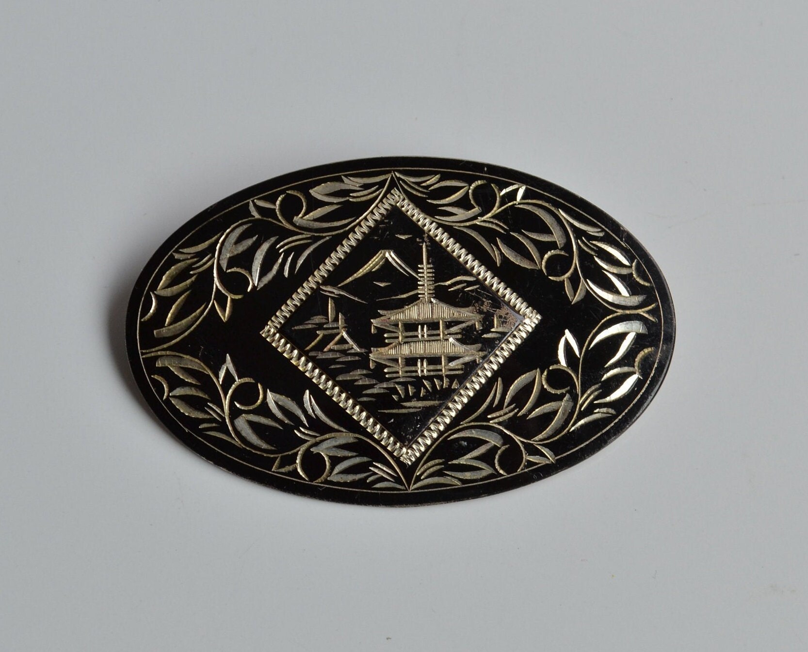 Big Vintage Signed S.K. Engraved Sterling Silver Black Big Vintage Signed S.K. Engraved Sterling Silver Black