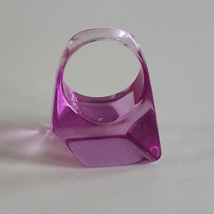 Retro Massive Transparent Pink Lucite Plastic Ring With Flat Geometric ...