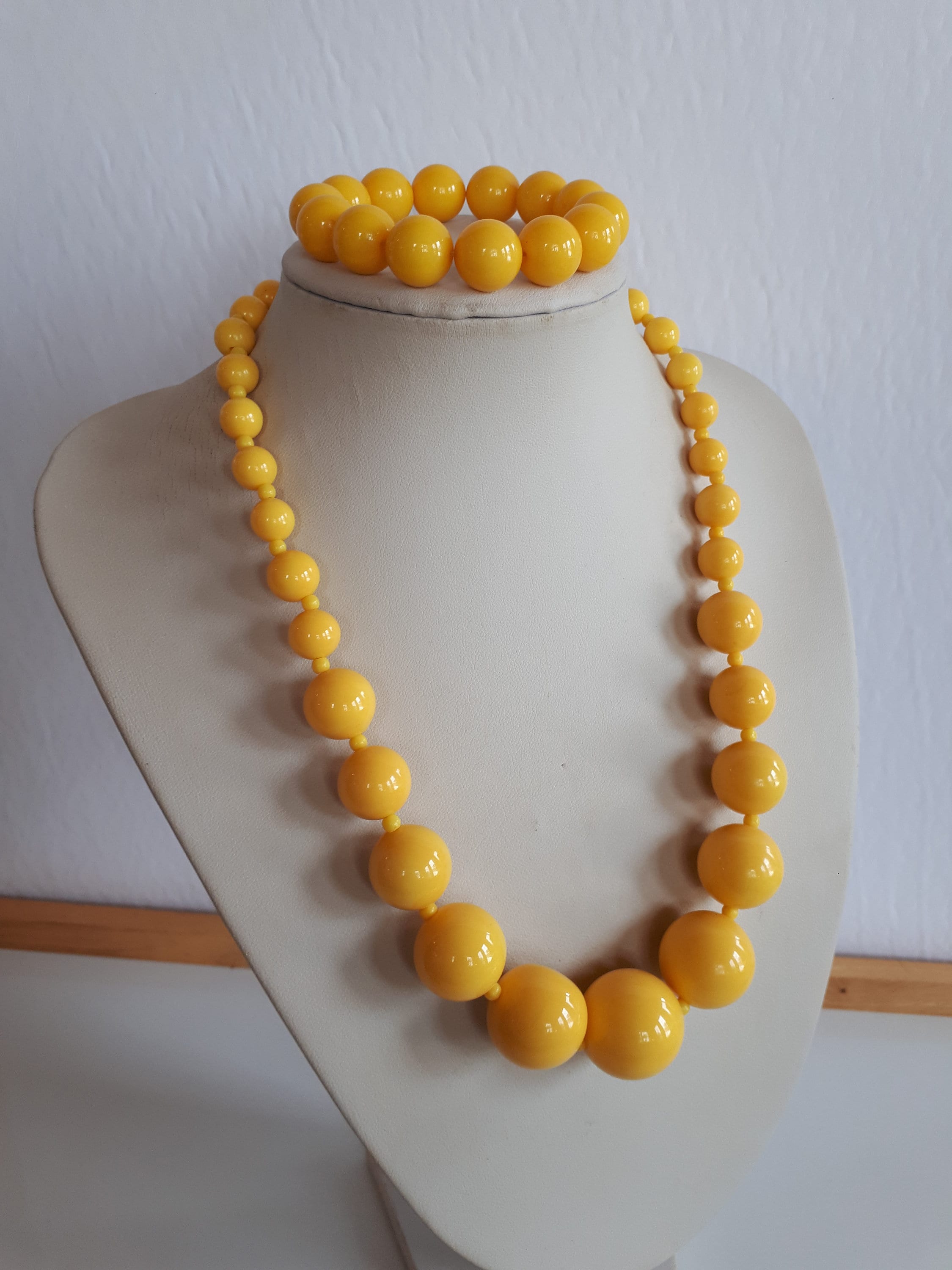 Massive ICING Signed Yellow Plastic Resin Jewelry Set Beaded Graduated ...