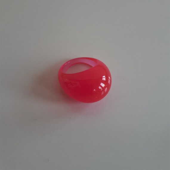 Semi transparent jello neon fuchsia pink lucite plast… - Gem