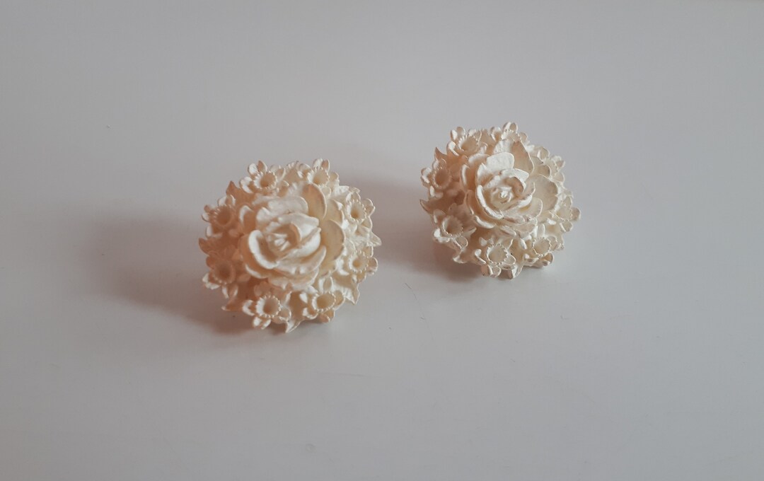 Vintage 40's Deep Molded Cream Featherlite Bubbleite Wedding Cake Celluloid Flower Roses Bouquet ...