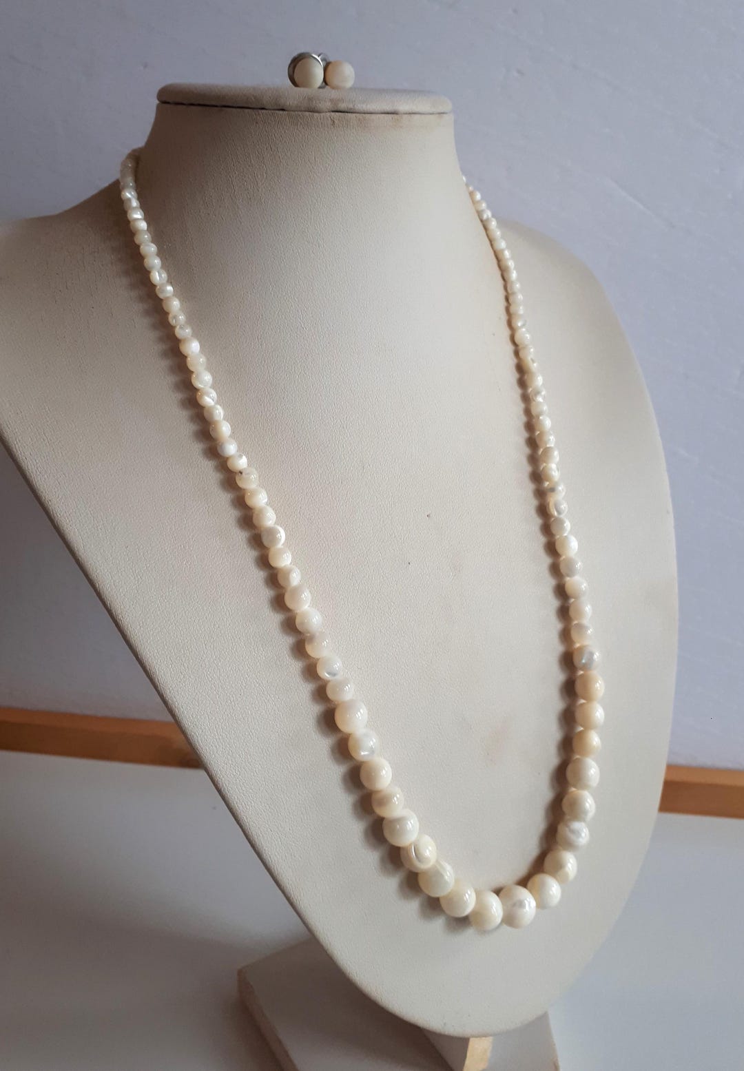 Classic Vintage Carved Natural MOP Mother of Pearl Shell Jewelry Set ...