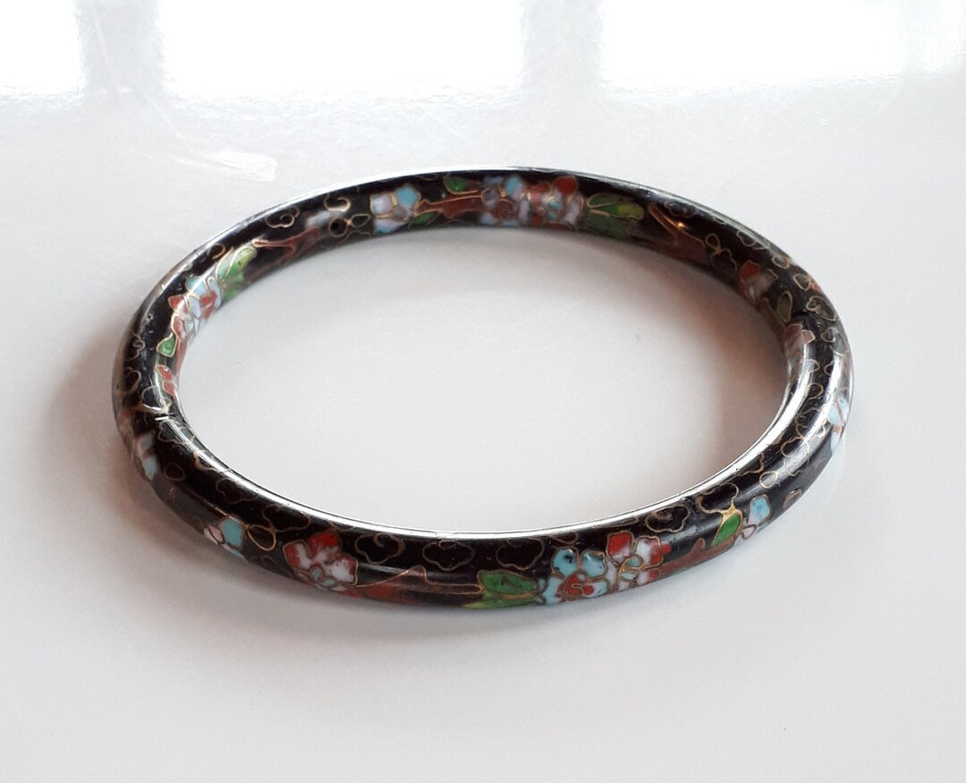 Vintage Chinese Export Black Enamel Flower and Cloud Design Vintage Chinese Export Black Enamel Flower and Cloud Design