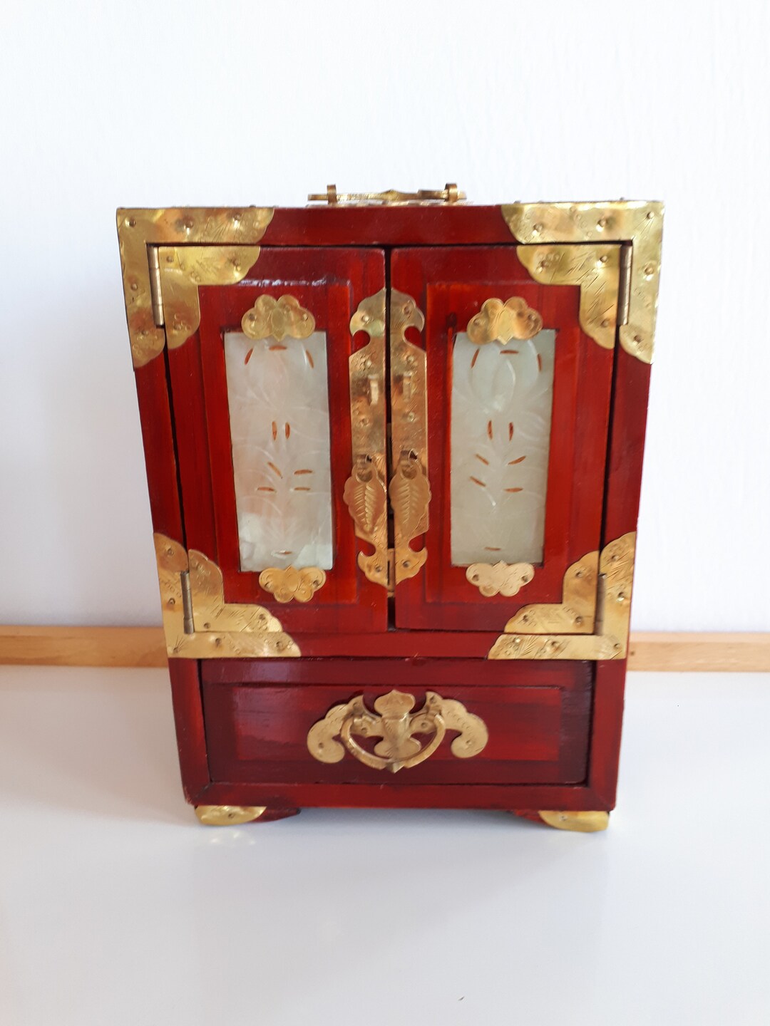 Big OLD Vintage Cherry Red Lacquered Wood and Brass Carved Jade Plaques ...