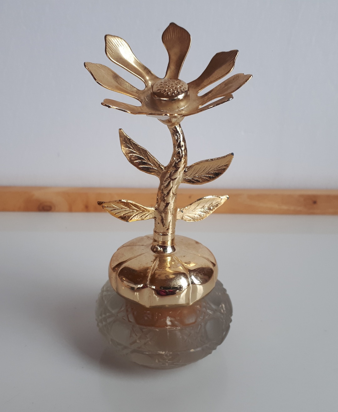 Rare Vintage AVON Keepsake Field Flowers Cream Sachet Frosted Glass ...