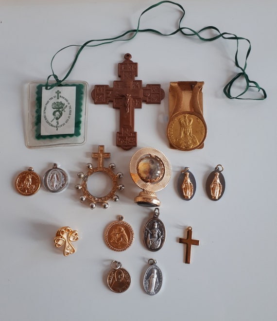 Lot 15 Pcs Vintage Religious Saint Medal Cross Pendant Rosary - Etsy