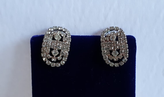 Big brilliant Vintage prong set pave rhinestones open… - Gem