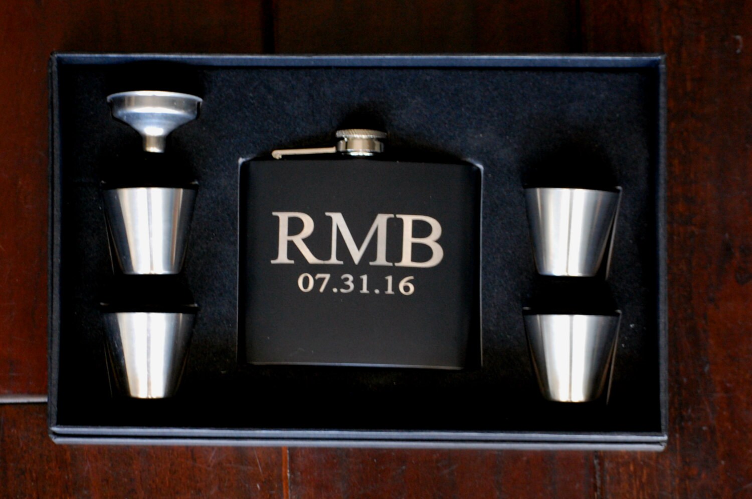 Set of 8 Groomsmen Gift Flask Gift Set Personalized Flask | Etsy