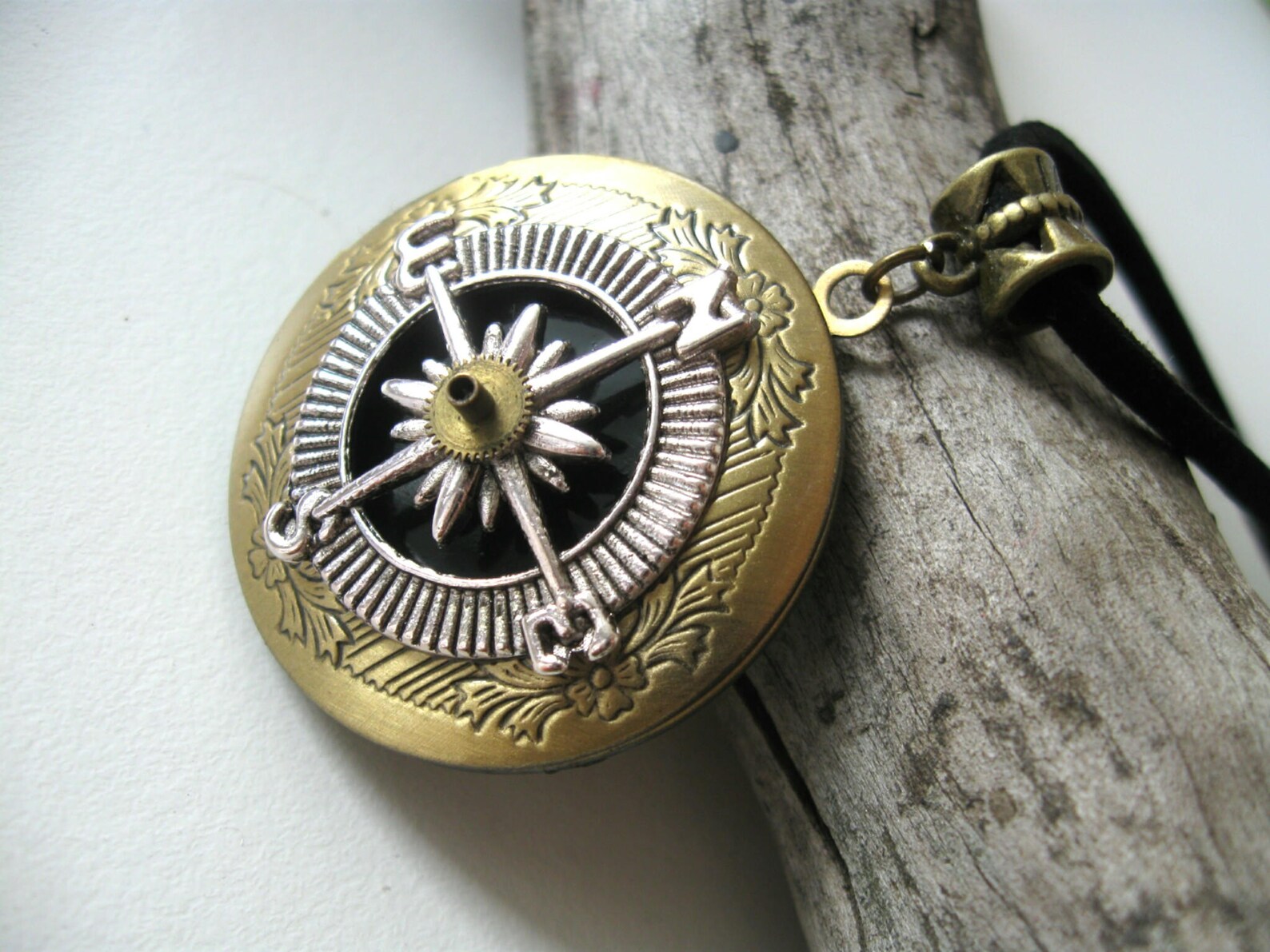 Steampunk Locket Necklace Round Statement Locket Pendant Photo - Etsy