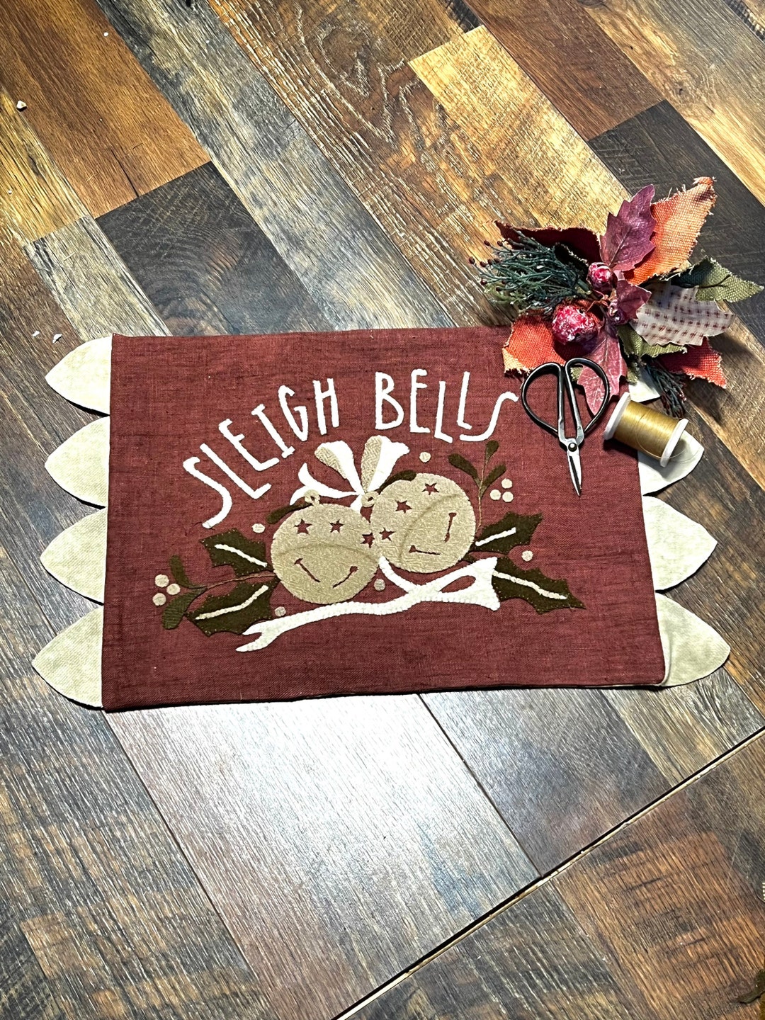 Sleigh Bells Wool Table Mat Pattern - Etsy