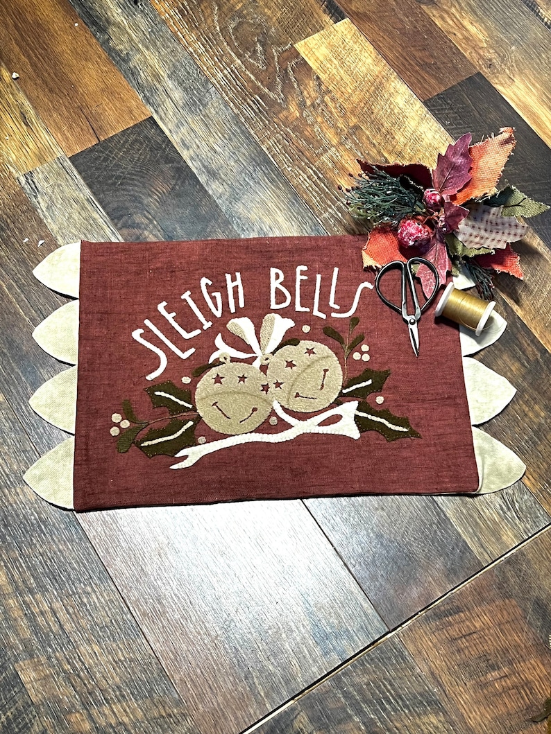 Sleigh Bells Wool Table Mat Pattern - Etsy